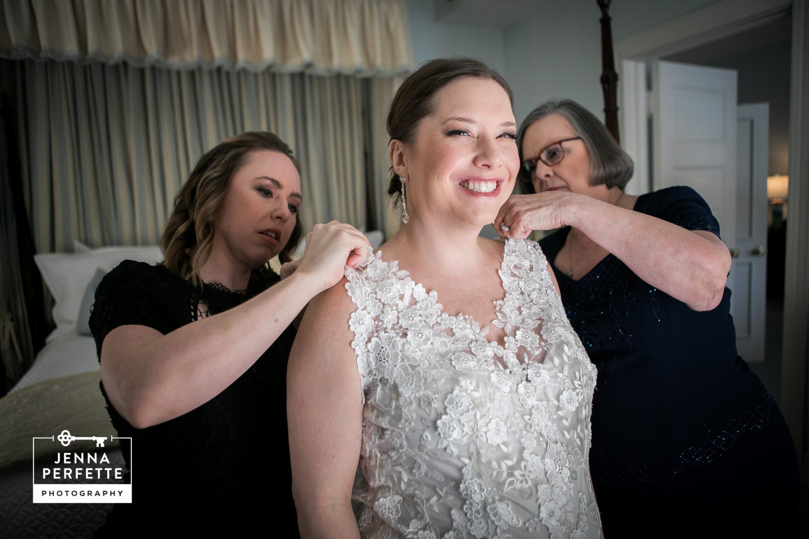 Intimate Winter Wedding – Brian & Amanda | Jenna Perfette Photography